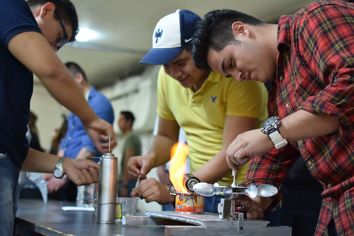 Ingeniero Mecánico Electricista - CEU | Centro de Estudios Universitarios